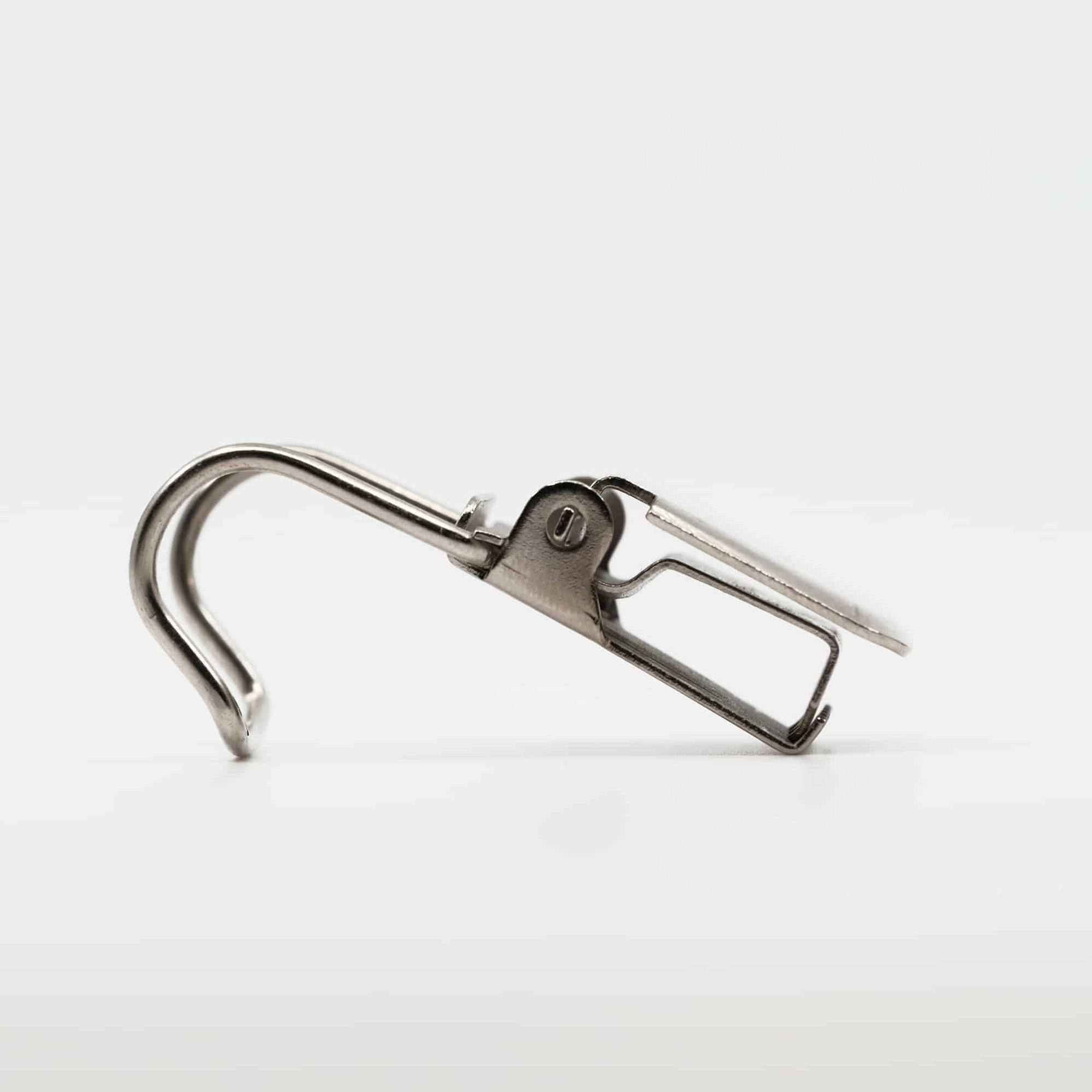 Versatile Rug Display Clips - Secure & Stylish | HM Nabavian